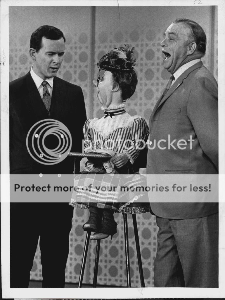 File:Tom Smothers Effie Clinker Edgar Bergen Smothers Brothers 1967.JPG ...